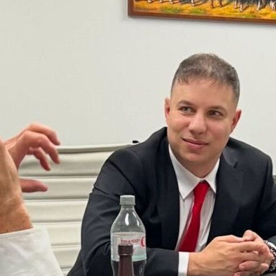 Sticker Mule CEO Anthony Constantino was inspired by Elon Musk to run ...