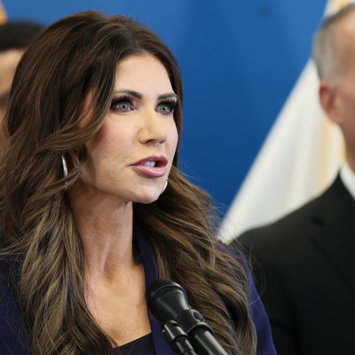 The day after ICE shooting in Minneapolis, Kristi Noem comes to NYC ...